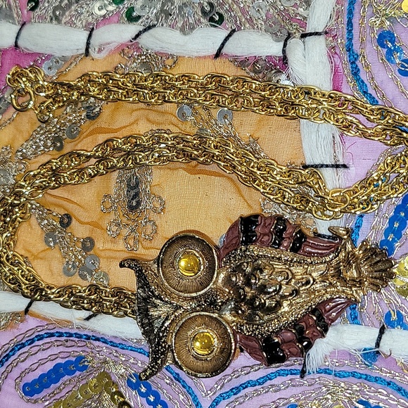 HMS | Jewelry | Vintage Gold Tone Metal Owl With Gold Glass Eyes ...